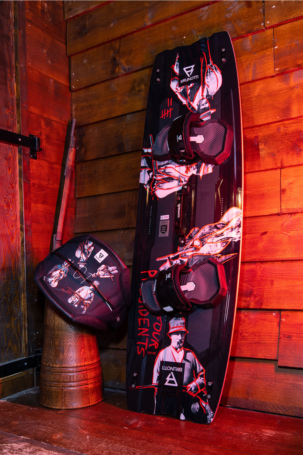 Hawk+G10Fins Uni Kiteboard Black